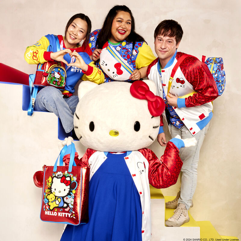 Hello Kitty 50th Anniversary Limited Collection – A Yellow Giraffe